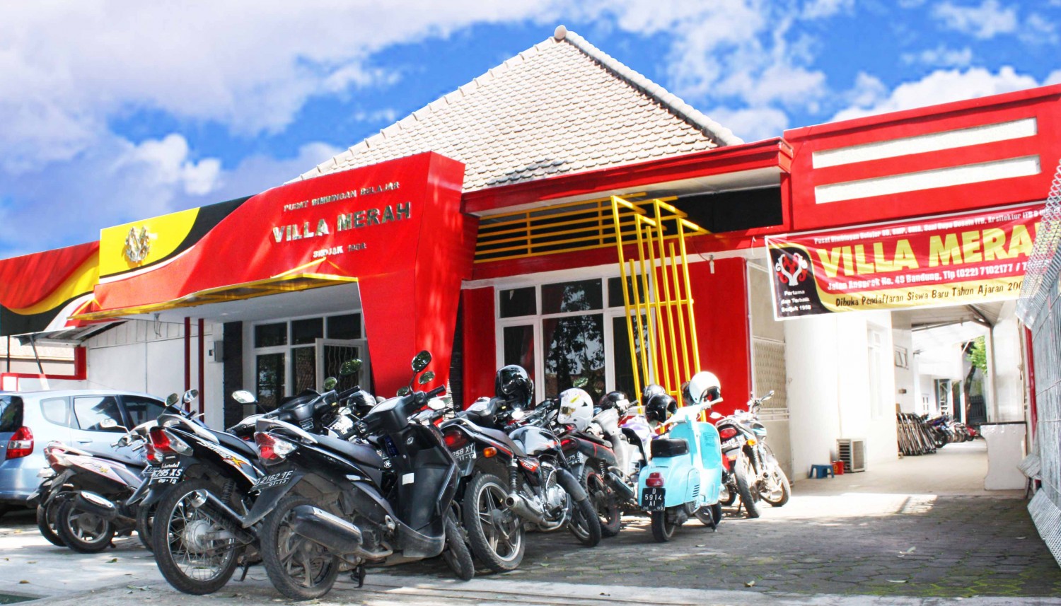 Bimbel Gambar Villa Merah FSRD & Arsitektur