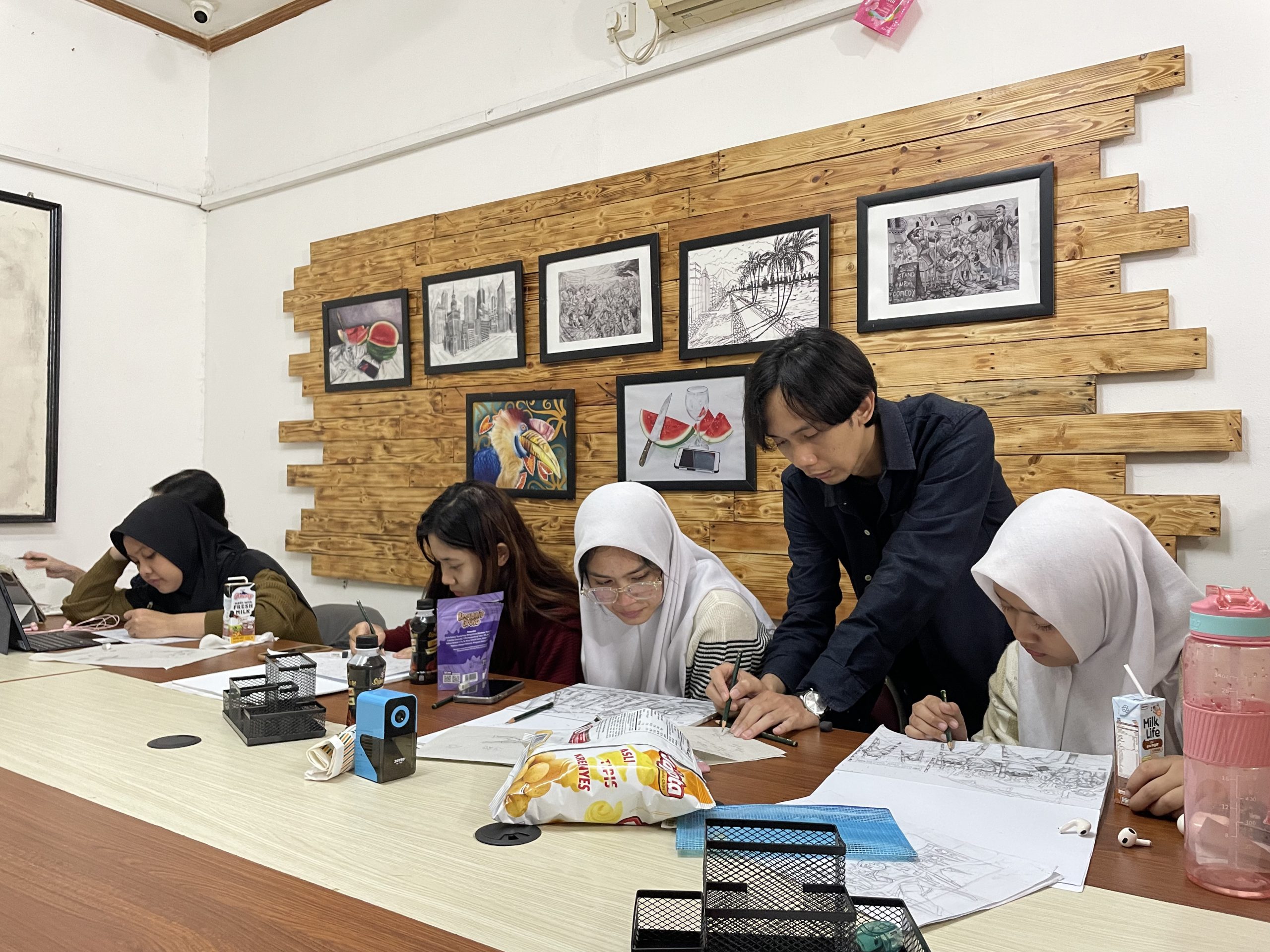 Bimbel Gambar Villa Merah ! Serunya Les Kelas Intensif Disini